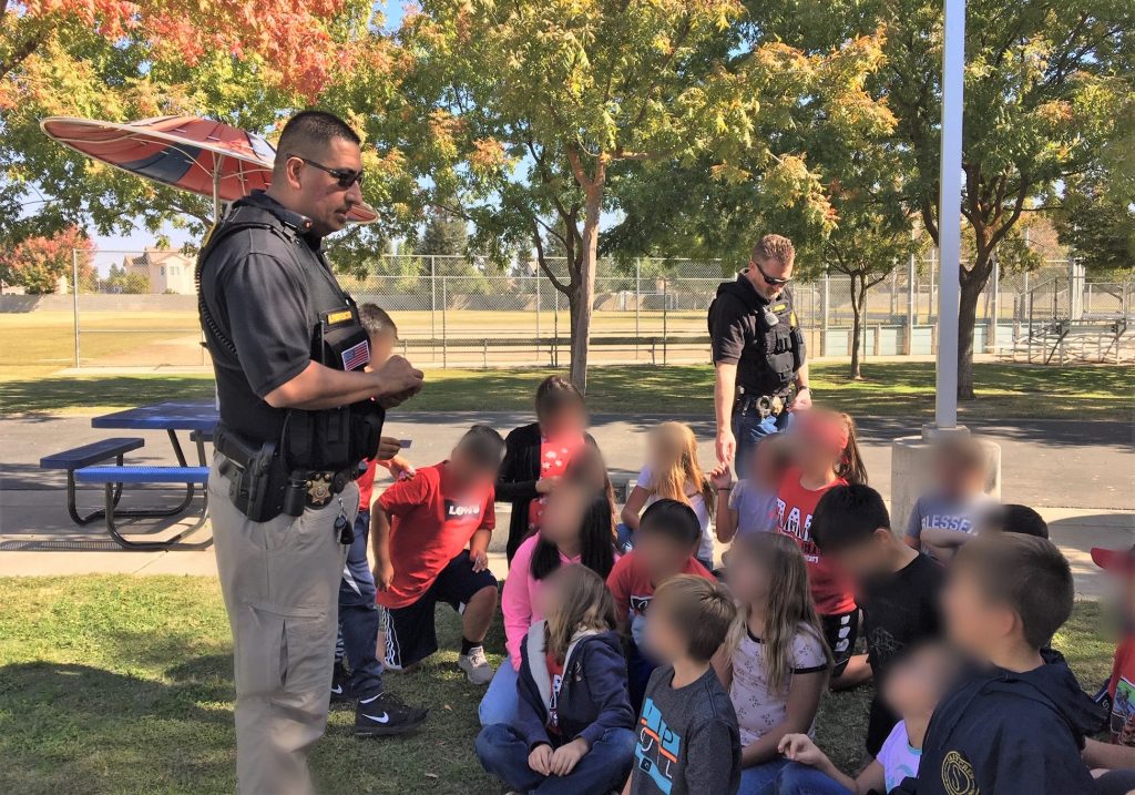 Fresno parole agents encourage kids to 'stay drug free' - Inside CDCR