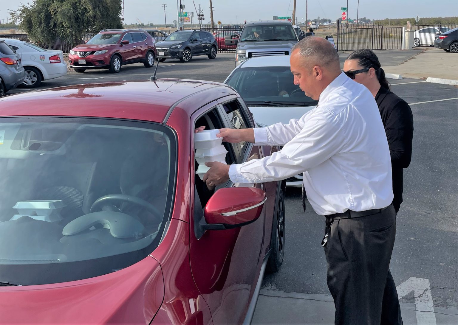 CDCR staff, residents serve Thanksgiving help - Inside CDCR