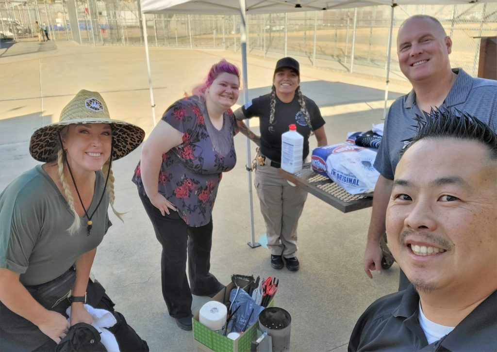 Weekender Digest: Badges, bands and basketball